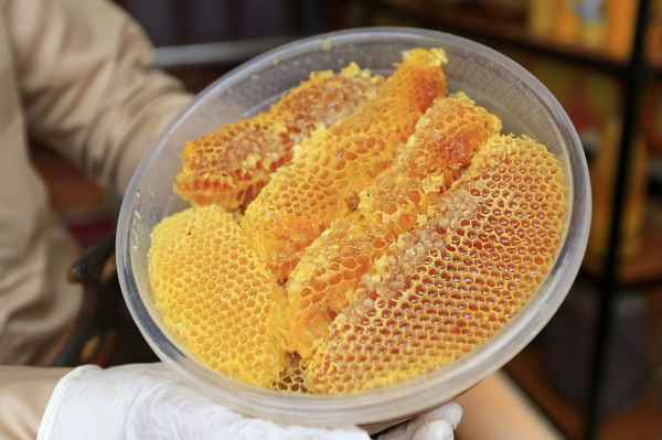 Honey Perfume Is 2026’s Biggest Fragrance Trend: 8 Scents to Try