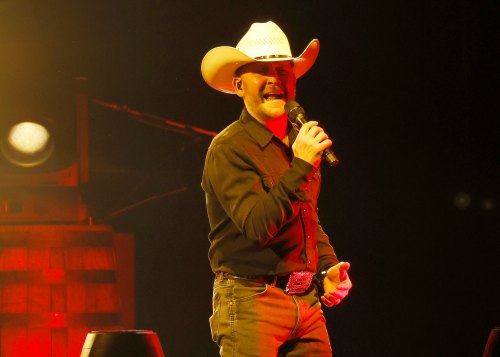 Justin Moore Announces Touring Break for Health Reasons