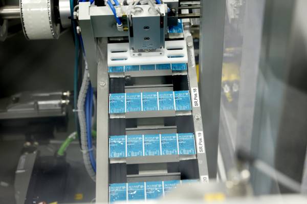 Can Contact Lenses Block Blue Light? What Eye Care Companies Say