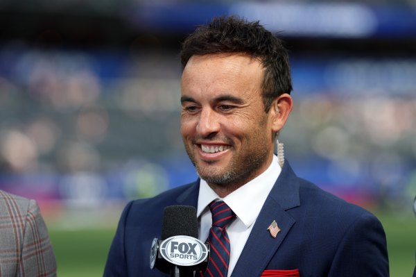 Landon Donovan Slams Airline for 'Worst Travel Experience'