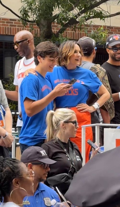 Mariska Hargitay Parties With Jalen Brunson at Knicks Parade