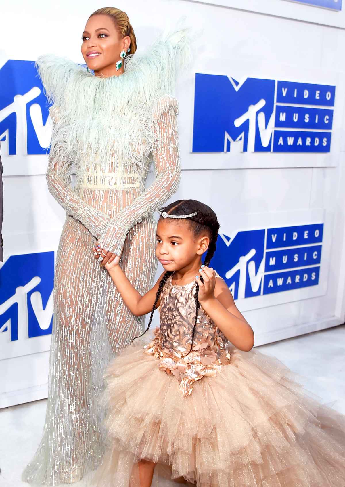 Beyonce and Jay Z's Daughter Blue Ivy Is 'So Excited' to Be a Big ...