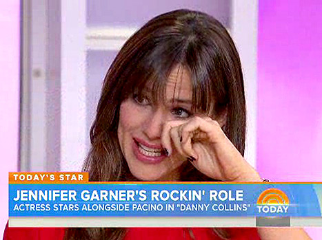 Jennifer Garner Breaks Down Crying on Today Discussing Mom, Sisters