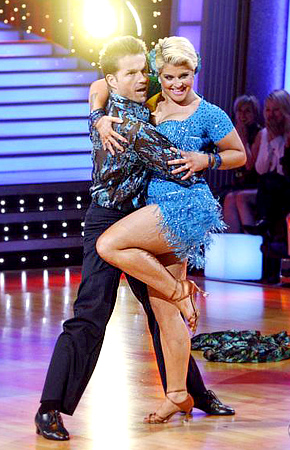 Kelly Osbourne: I've Lost 20 Pounds on DWTS - But I'm Still "Starving ...