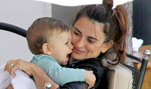 Penelope Cruz, Javier Bardem Take Son Leo, 10 Months, For Lunch in ...