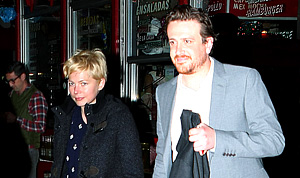 NEW PIC: Michelle Williams, Jason Segel Have Romantic Dinner Date - Us ...