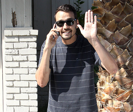PIC: Rupert Sanders All Smiles, Flashes Wedding Ring in L.A. - Us Weekly