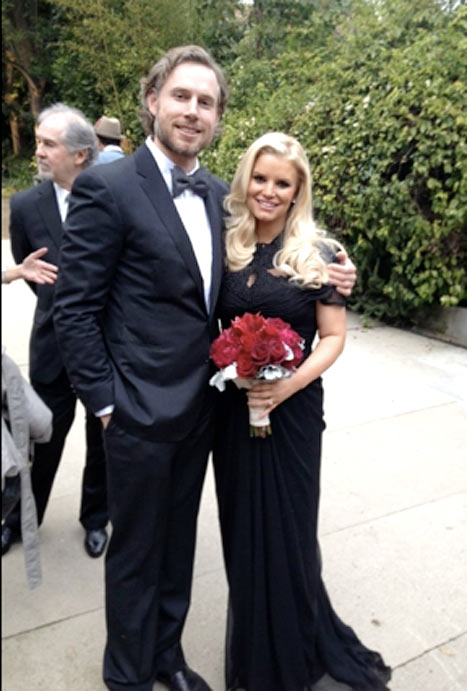 Pregnant Jessica Simpson Shows Off Baby Bump in Bridesmaids Dress at ...