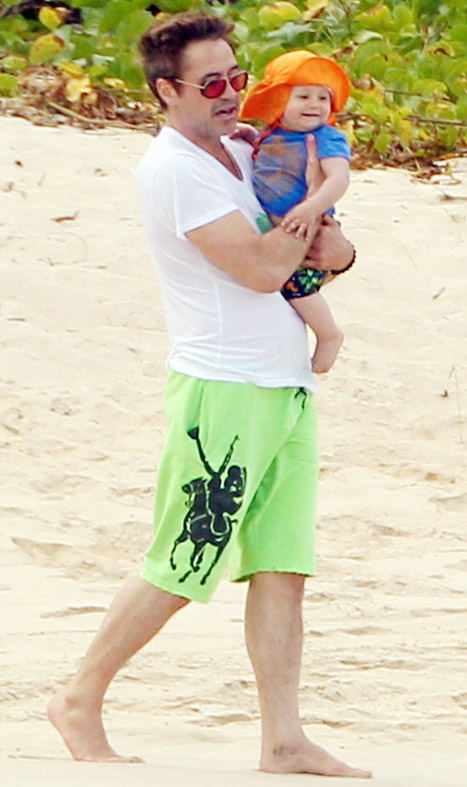 Robert Downey Jr Bonds With Son Exton 11 Months On The Beach Us Weekly 0184