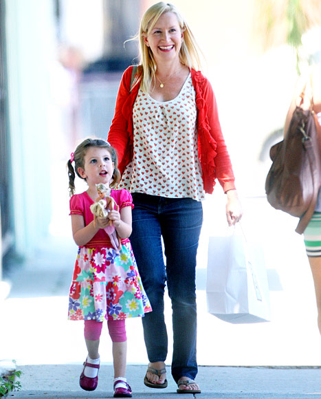 Angela Kinsey: My Daughter Begs Me to "Be More Fashionable" - Us Weekly