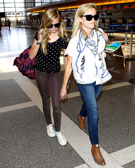 Reese Witherspoon, Teen Daughter Ava Phillippe Look Identical During ...