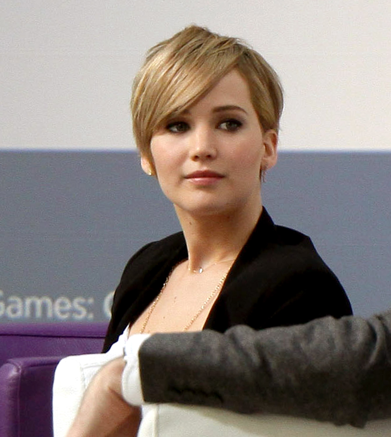 Jennifer Lawrence Explains Pixie Cut, Reveals Justin Timberlake Crush