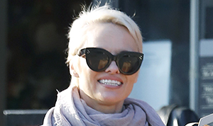 Pam Anderson Without Makeup, Goes Back to Blonde: Picture