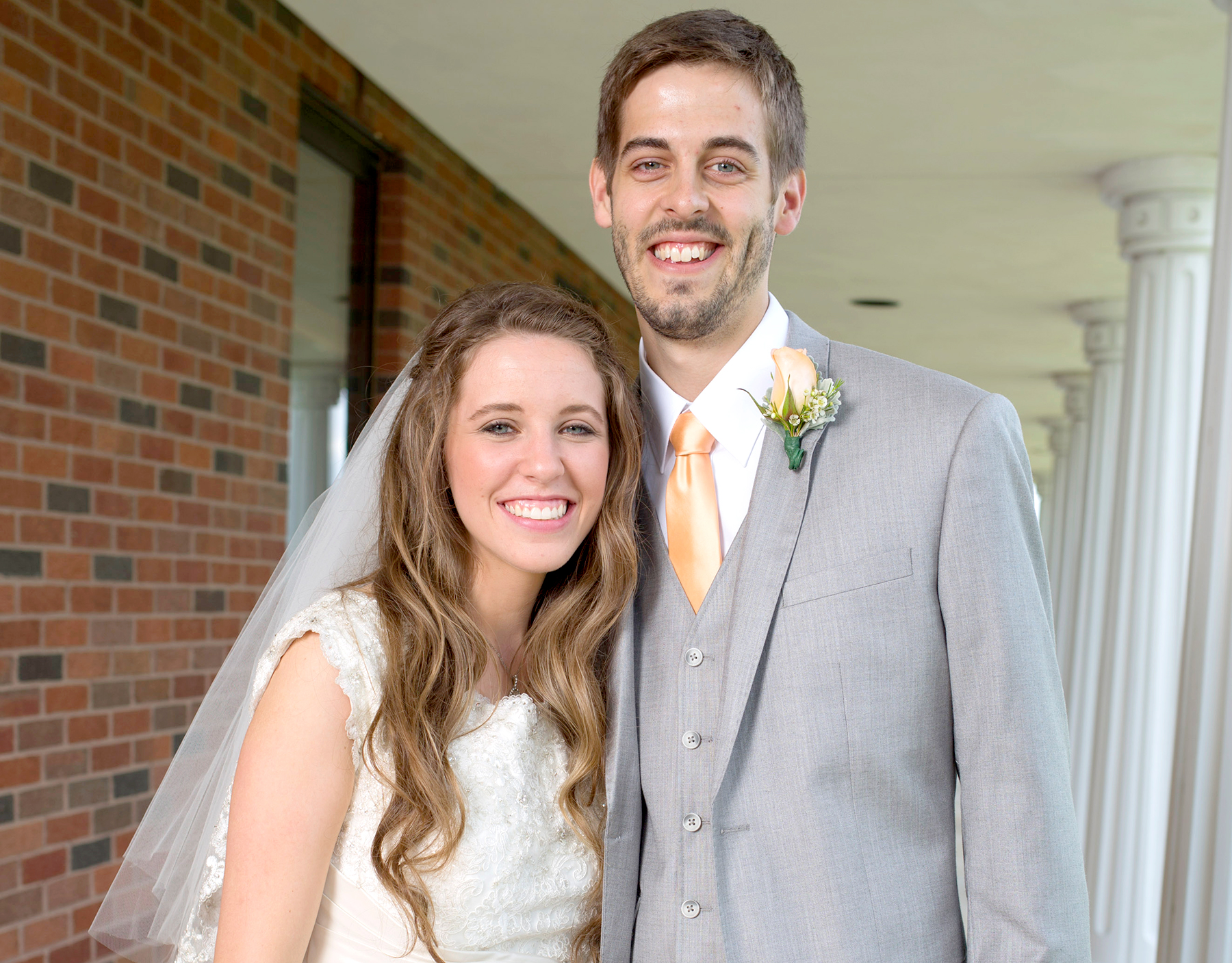 Jill Duggar Celebrates 200th Day of Marriage With New Wedding Photo