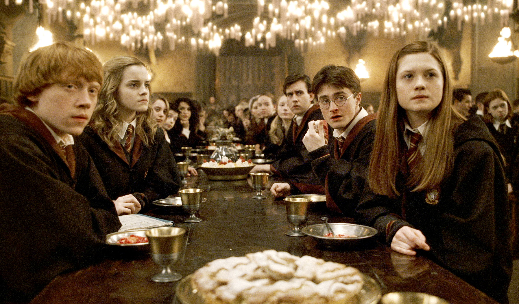 Harry Potter Fans Can Eat Dinner in Hogwarts' Great Hall: Details!