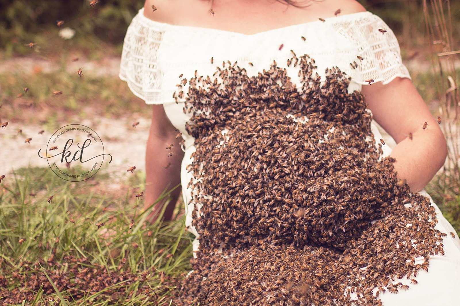Woman Who Posed Pregnant With Bees Suffers Stillbirth
