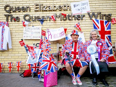 Kate Middleton, Prince William Send Fans Treats Outside the Lindo Wing