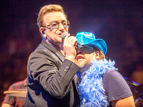 Penelope Cruz, Javier Bardem Let Loose Onstage at U2 Concert