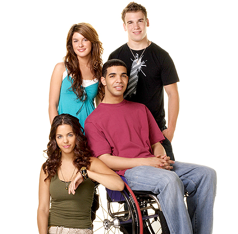 Drake Reunites With Former Degrassi Costars, Can't Stop Smiling: Pics