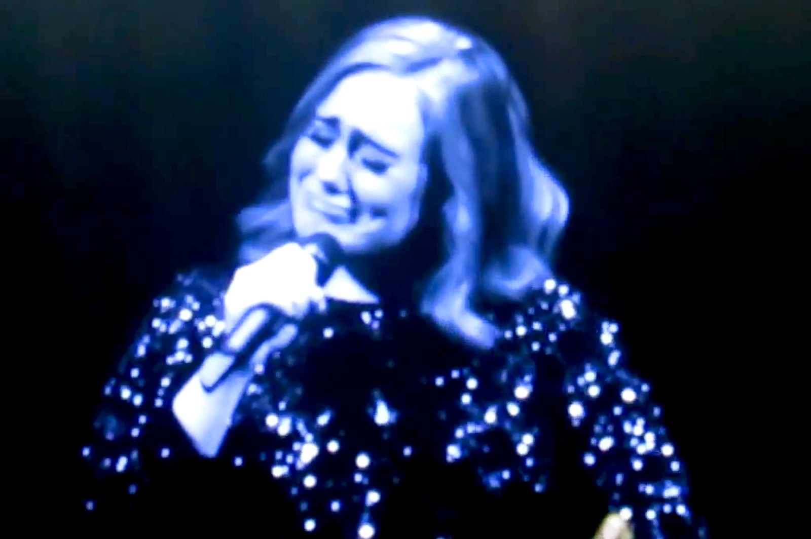 Adele Dedicates Belgium Concert to Orlando Shooting Victims