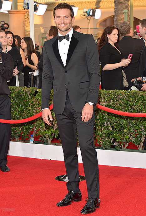 Bradley Cooper Debuts Bulkier, Beefed-Up Body: Sexy, Surprising Pics