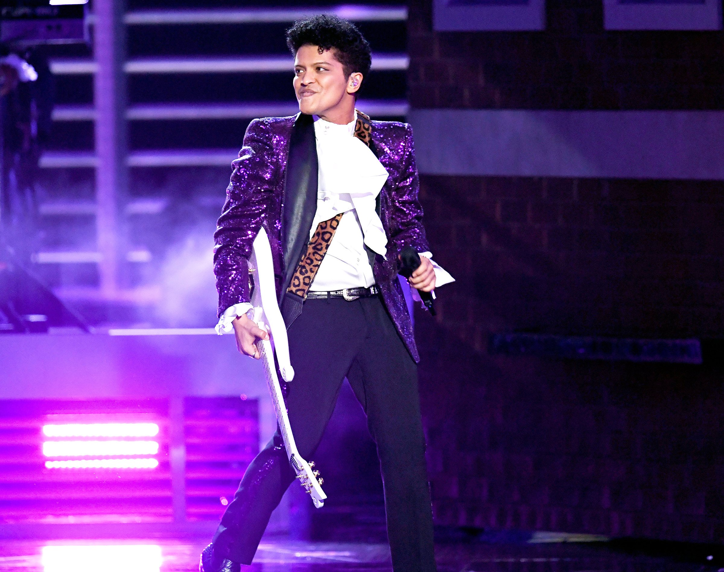 Prince's Grammys 2017 Tribute: Bruno Mars, More