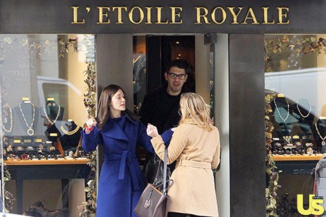 Emmy Rossum Engaged? Shameless Actress Spotted With Big Diamond Ring