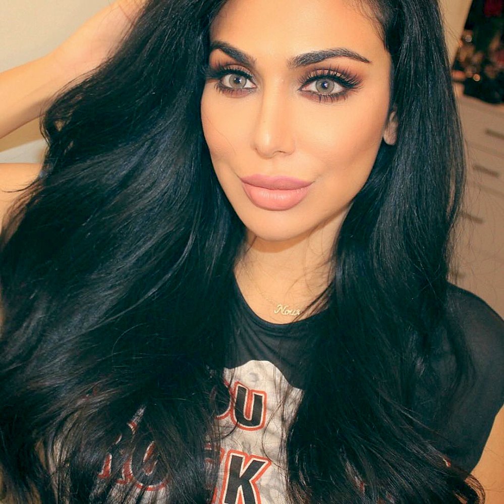 Instagram Beauty Blogger Huda Kattan’s Best Lip Contouring Advice