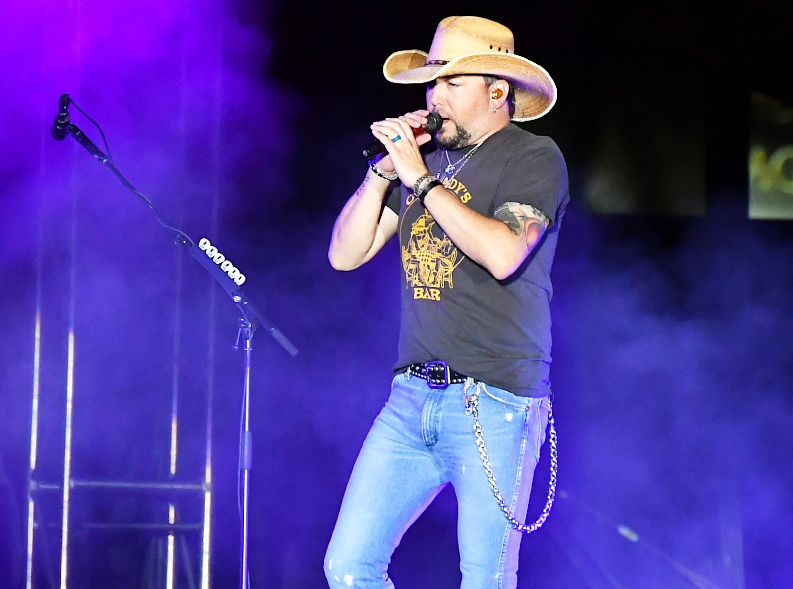 Jason Aldean Band 'Hid Behind' Equipment Amid Las Vegas Shooting