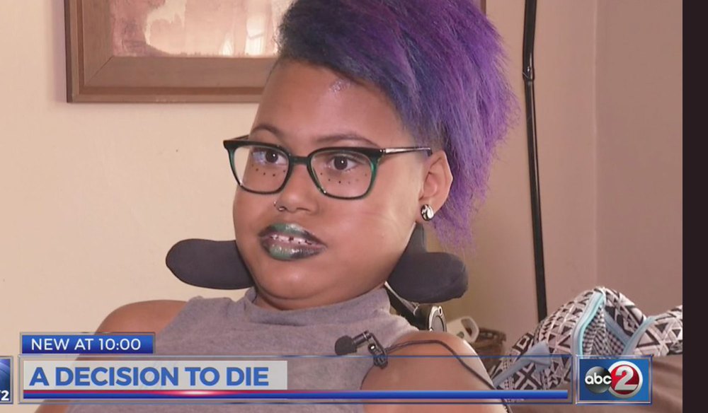 Teen With Incurable Disease Hosts Prom Ahead of Hospice