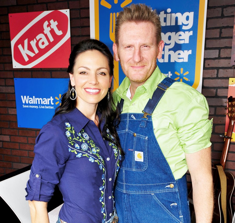 Joey Feek Shares Photo With Daughter Indiana in Hospice