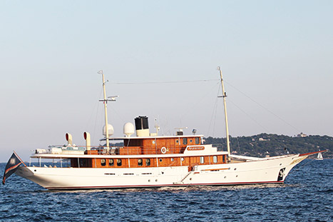 Johnny Depp Sells Yacht Named After Ex to Please Wife Amber Heard