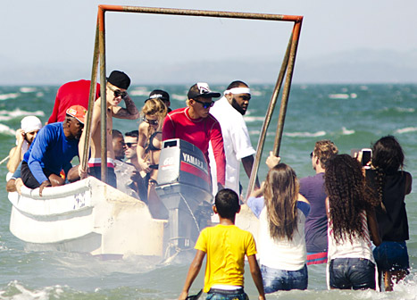Justin Bieber, Chantal Jeffries in Bikini Ride on Pontoon Boat: