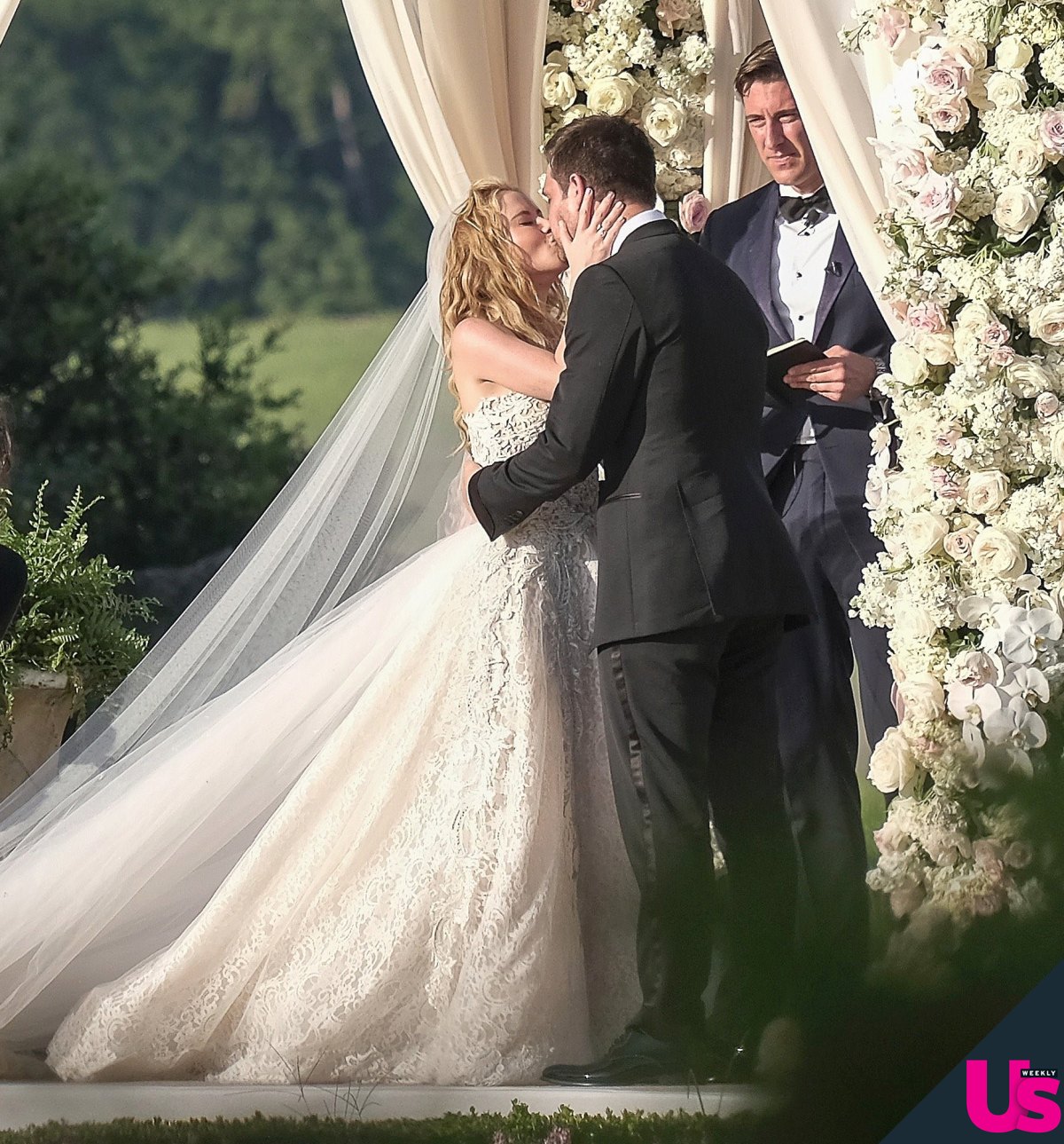 Tara Lipinski Wedding Pics: Her Dress, Vows, Ring and More | Us Weekly
