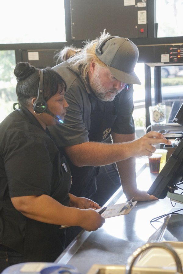 'Undercover Boss': CEO Dissed as 'Too Big' for Truck
