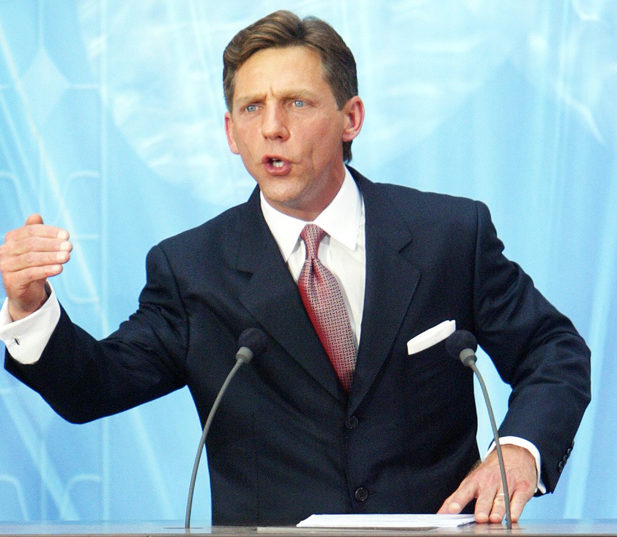 Leah Remini Encouraged David Miscavige's Dad to Write His Memoir
