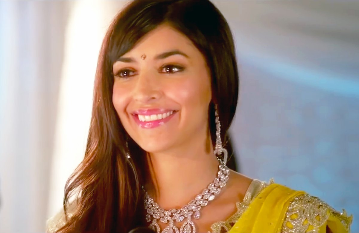 Hannah Simone on New Girl's Cece and Schmidt: Will They Leave the Loft ...