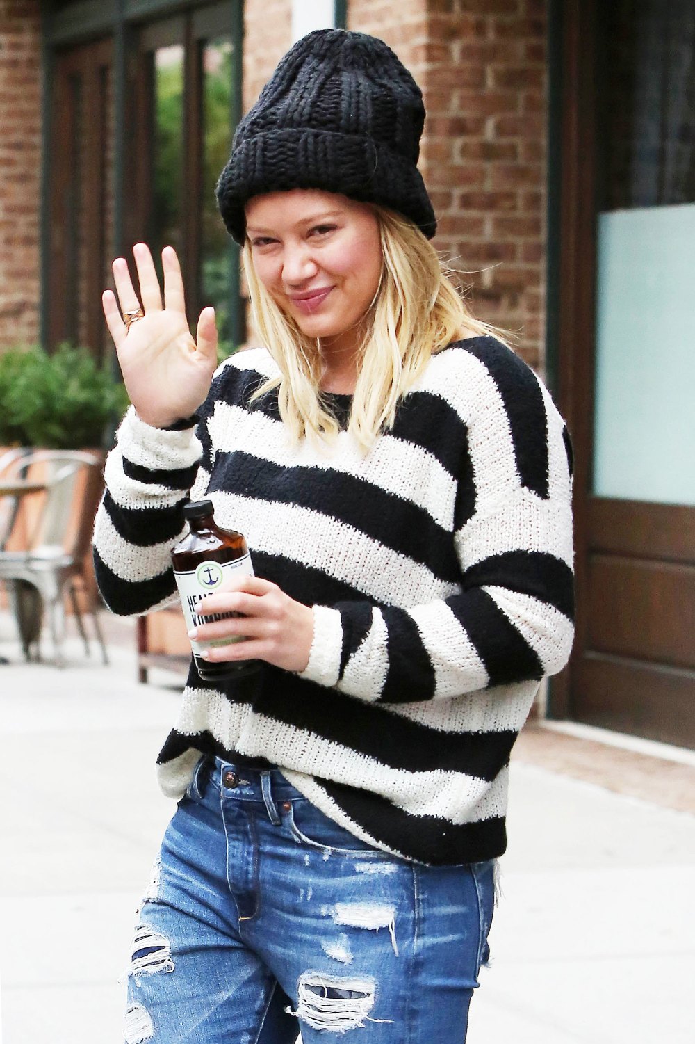 Hilary Duff Flawless Without Makeup in NYC