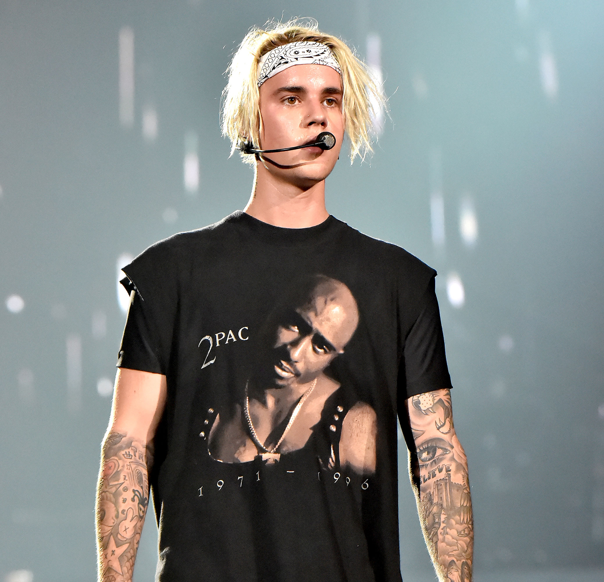 Justin Bieber Responds to Commenter Who Slammed His No-Photo Policy ...