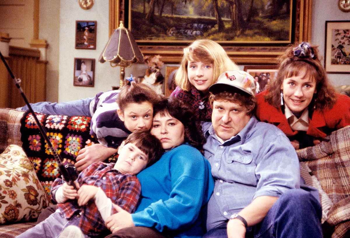 John Goodman, Sara Gilbert Reunite for 'Roseanne' Spoof 20 Years Later ...