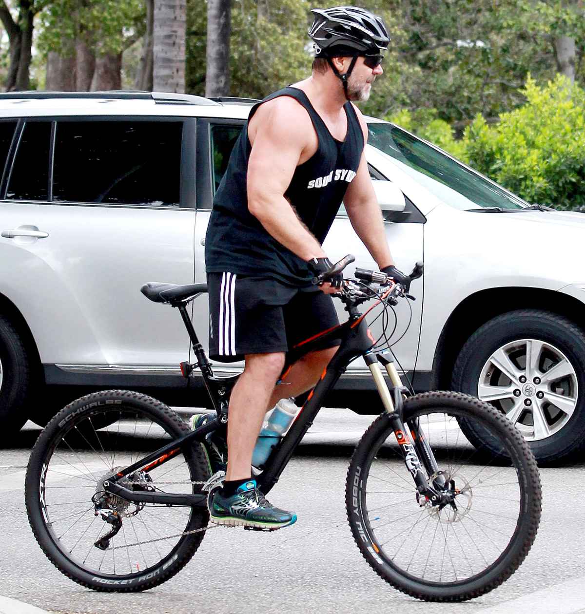 Russell Crowe Lost 52 Pounds: See His New Slimmer Look | Us Weekly