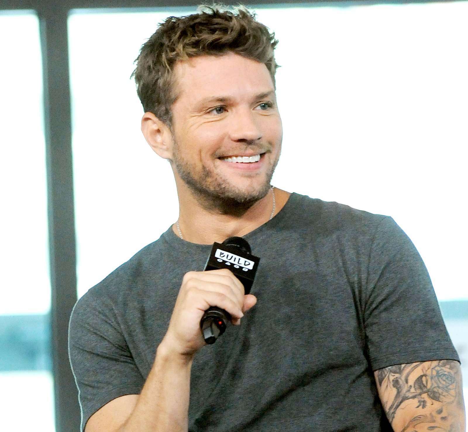 Ryan Phillippe Goes Shirtless While Recovering From Injury: Pic | Us Weekly