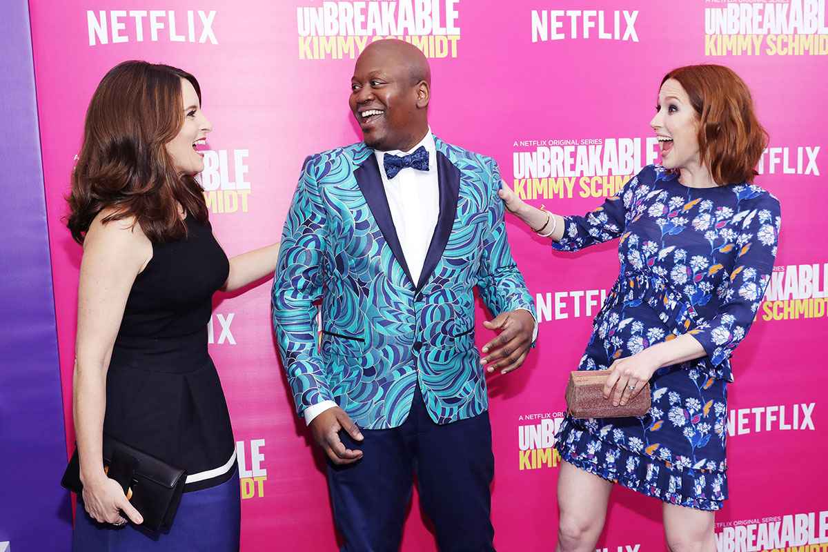 Tina Fey Ellie Kemper Are Fun And Festive On Unbreakable Kimmy